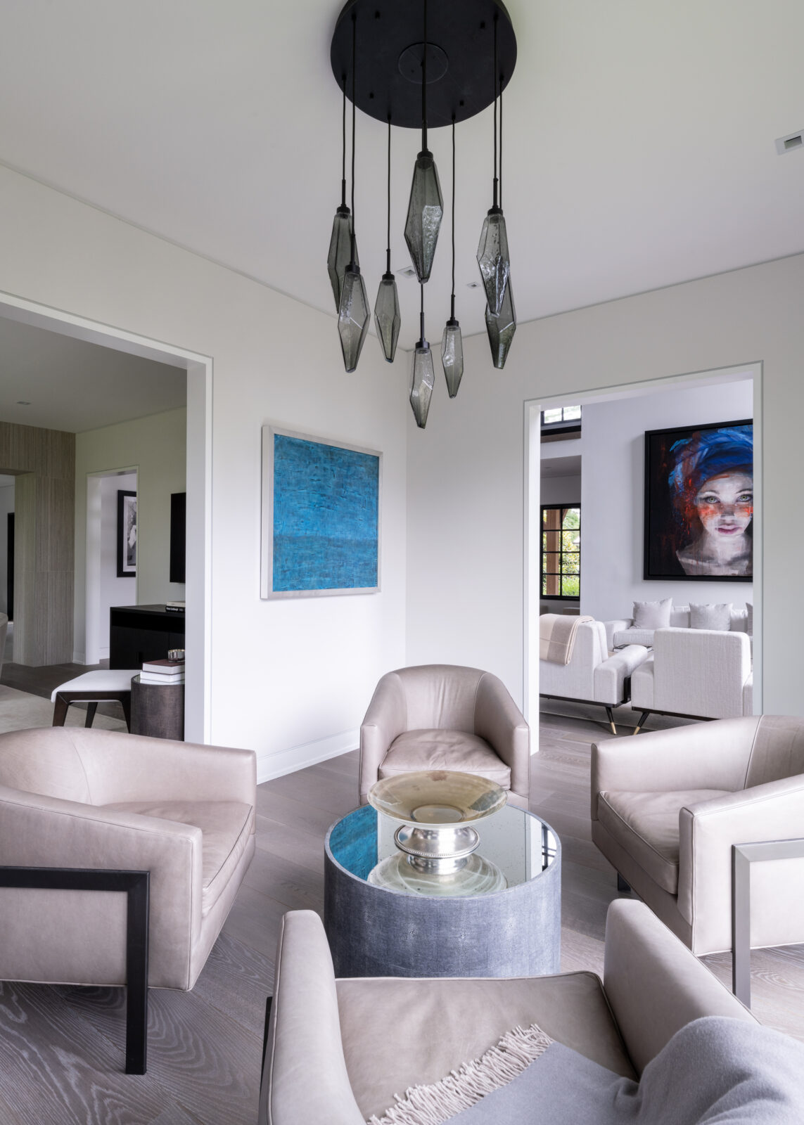 How Can You Incorporate Your Art Collection into Your Interior Design ...