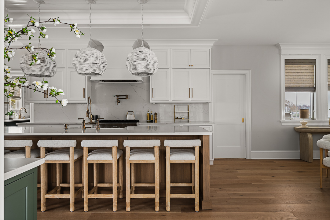 Capturing Timeless Design Elegance: Modern Living with Classic Style ...